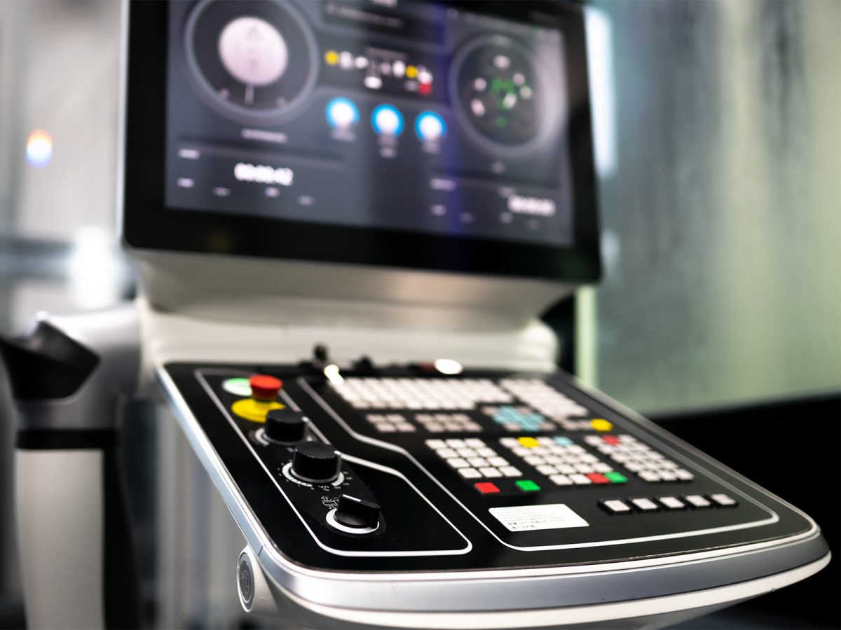 ᑕ ᑐ Panel Mount Industriemonitor • Tsubis GmbH